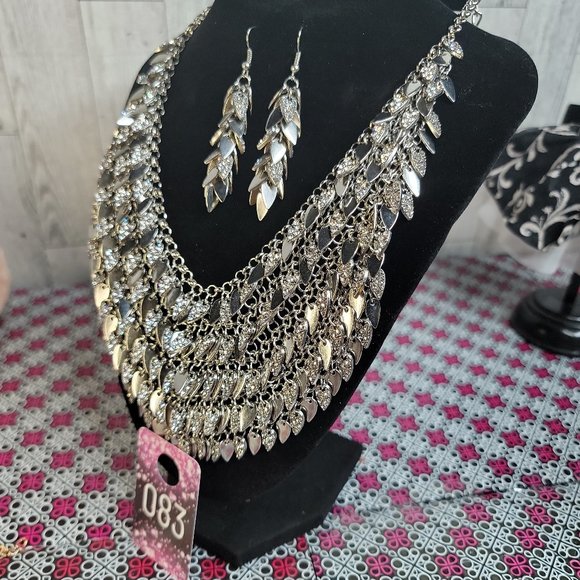 Jewelry | Paparazzi The Nakisha Zi Necklace 221 Zi Signature Collection ...